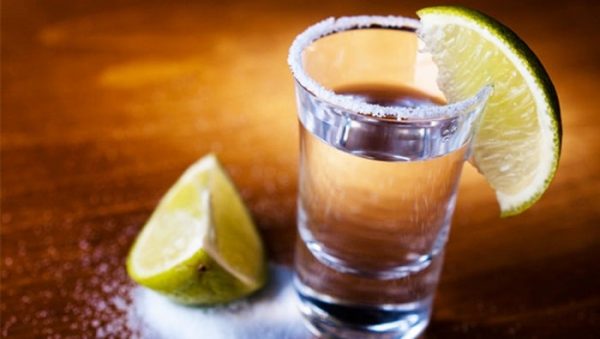 Recette Tequila Paf (Shotgun) : comment faire sa Teq Paf ? Apéritissimo ...