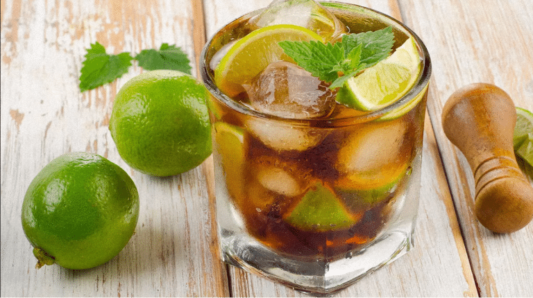 Les meilleurs cocktails au rhum pour sublimer vos soirées ...